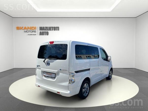 White Nissan NV200 2020 in Riga, with an engine capacity of 1.50 L and mileage of 30 thousand km for 19990 €, photo 5 on AUTOMOTO.COM.LV