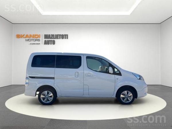 White Nissan NV200 2020 in Riga, with an engine capacity of 1.50 L and mileage of 30 thousand km for 19990 €, photo 6 on AUTOMOTO.COM.LV