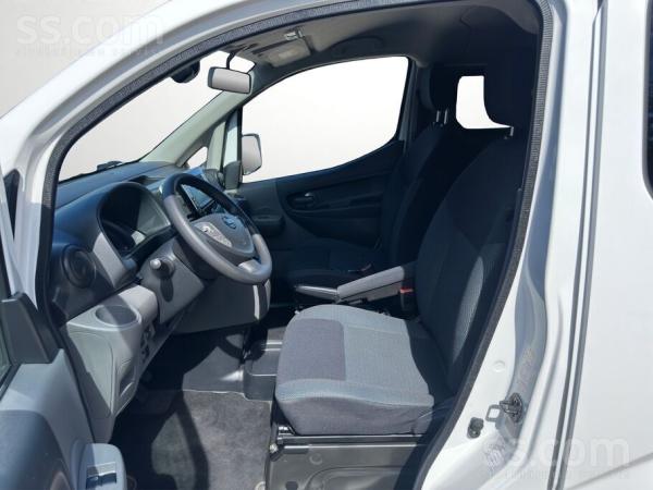 White Nissan NV200 2020 in Riga, with an engine capacity of 1.50 L and mileage of 30 thousand km for 19990 €, photo 9 on AUTOMOTO.COM.LV