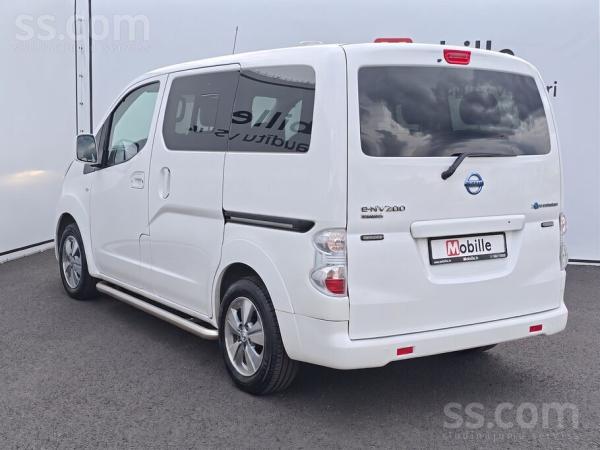 Белый Ниссан NV200 2020 в Рига, объемом двигателя 1.50 л и пробегом 101 тыс. км за 16900 €, фото 4 на AUTOMOTO.COM.LV