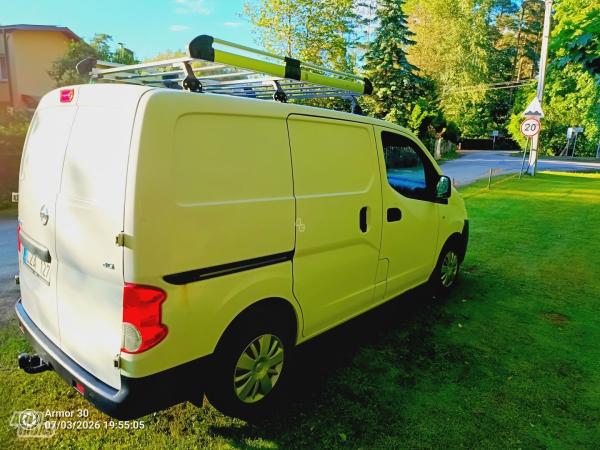 White Nissan NV200 2015 in Vilnius, with an engine capacity of 1.50 L and mileage of 190 thousand km for 4800 €, photo 3 on AUTOMOTO.COM.LV