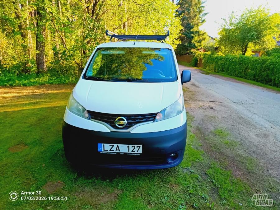 White Nissan NV200 2015 in Vilnius, with an engine capacity of 1.50 L and mileage of 190 thousand km for 4800 €, photo 6 on AUTOMOTO.COM.LV