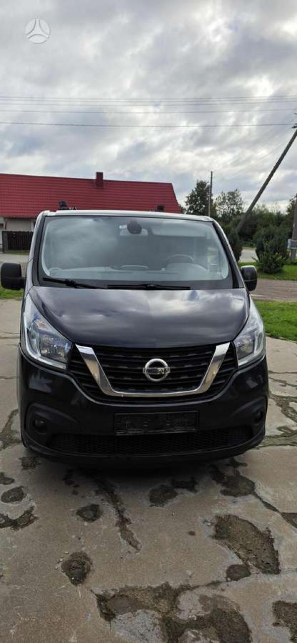 Black Nissan NV300 2018 in Vilnius, with an engine capacity of 1.60 L and mileage of 210 thousand km for 3222 €, photo 3 on AUTOMOTO.COM.LV