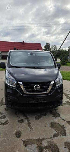 Black Nissan NV300 2018 in Vilnius, with an engine capacity of 1.60 L and mileage of 210 thousand km for 3222 €, photo 3 on AUTOMOTO.COM.LV