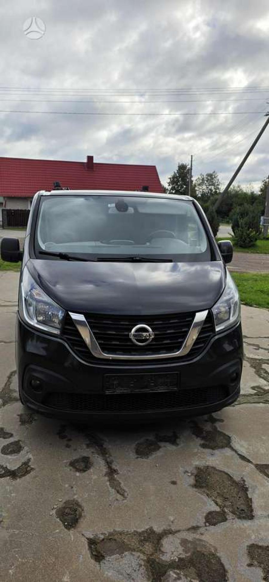 Black Nissan NV300 2018 in Vilnius, with an engine capacity of 1.60 L and mileage of 210 thousand km for 3222 €, photo 3 on AUTOMOTO.COM.LV