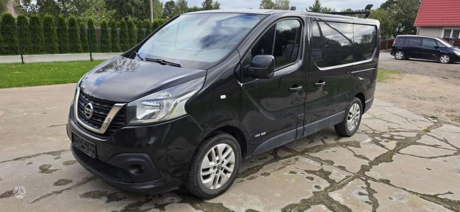 Black Nissan NV300 2018 in Vilnius, with an engine capacity of 1.60 L and mileage of 210 thousand km for 3222 €, photo 4 on AUTOMOTO.COM.LV