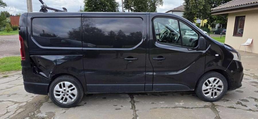 Black Nissan NV300 2018 in Vilnius, with an engine capacity of 1.60 L and mileage of 210 thousand km for 3222 €, photo 9 on AUTOMOTO.COM.LV