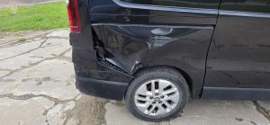 Black Nissan NV300 2018 in Vilnius, with an engine capacity of 1.60 L and mileage of 210 thousand km for 3222 €, photo 11 on AUTOMOTO.COM.LV