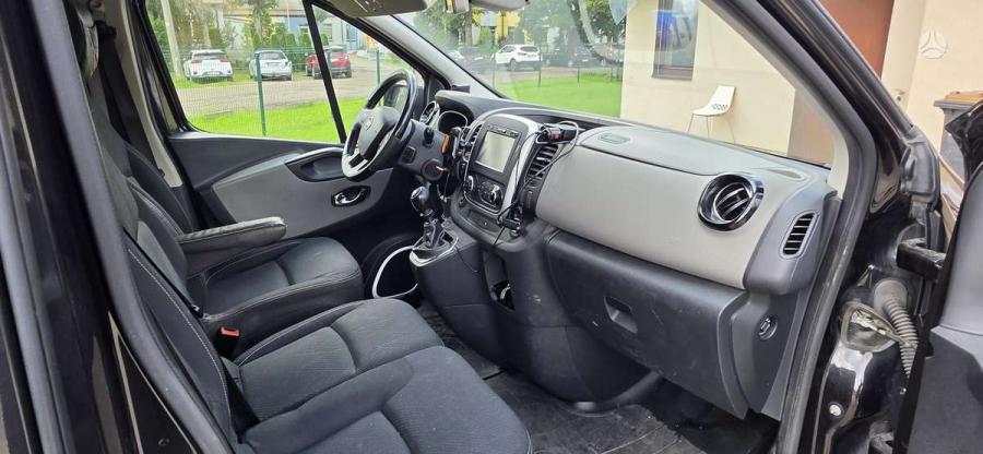 Black Nissan NV300 2018 in Vilnius, with an engine capacity of 1.60 L and mileage of 210 thousand km for 3222 €, photo 21 on AUTOMOTO.COM.LV