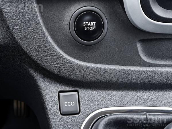 Nissan NV300 2017 in Tukums on AUTOMOTO.COM.LV Black Nissan NV300 2017 in Tukums, with an engine capacity of 1.60 L and mileage of 199 thousand km for 13990 €, photo 10 on AUTOMOTO.COM.LV