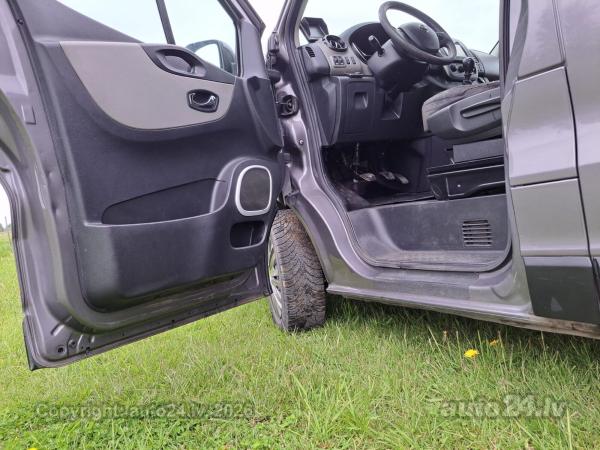 Brown Nissan NV300 2017 in Limbazi, with an engine capacity of 1.60 L and mileage of 20 thousand km for 7900 €, photo 9 on AUTOMOTO.COM.LV