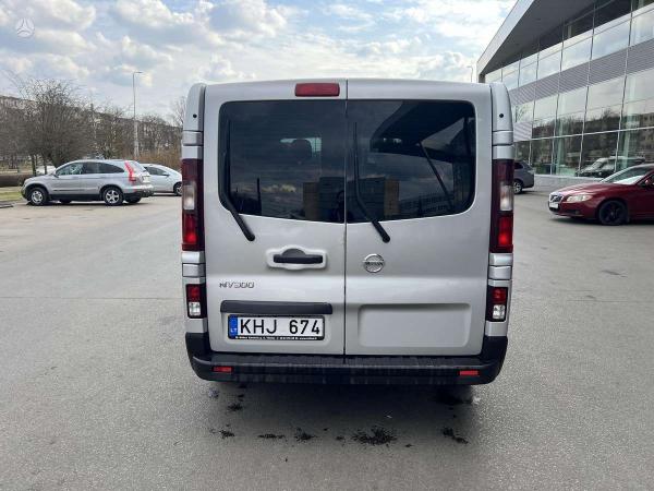 Grey Nissan NV300 2018 in Vilnius, with an engine capacity of 1.60 L and mileage of 195 thousand km for 9500 €, photo 6 on AUTOMOTO.COM.LV