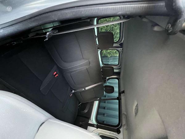Grey Nissan NV300 2018 in Vilnius, with an engine capacity of 1.60 L and mileage of 195 thousand km for 9500 €, photo 10 on AUTOMOTO.COM.LV