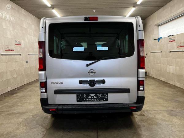 Grey Nissan NV300 2018 in Marijampole, with an engine capacity of 1.60 L and mileage of 146 thousand km for 15549 €, photo 5 on AUTOMOTO.COM.LV