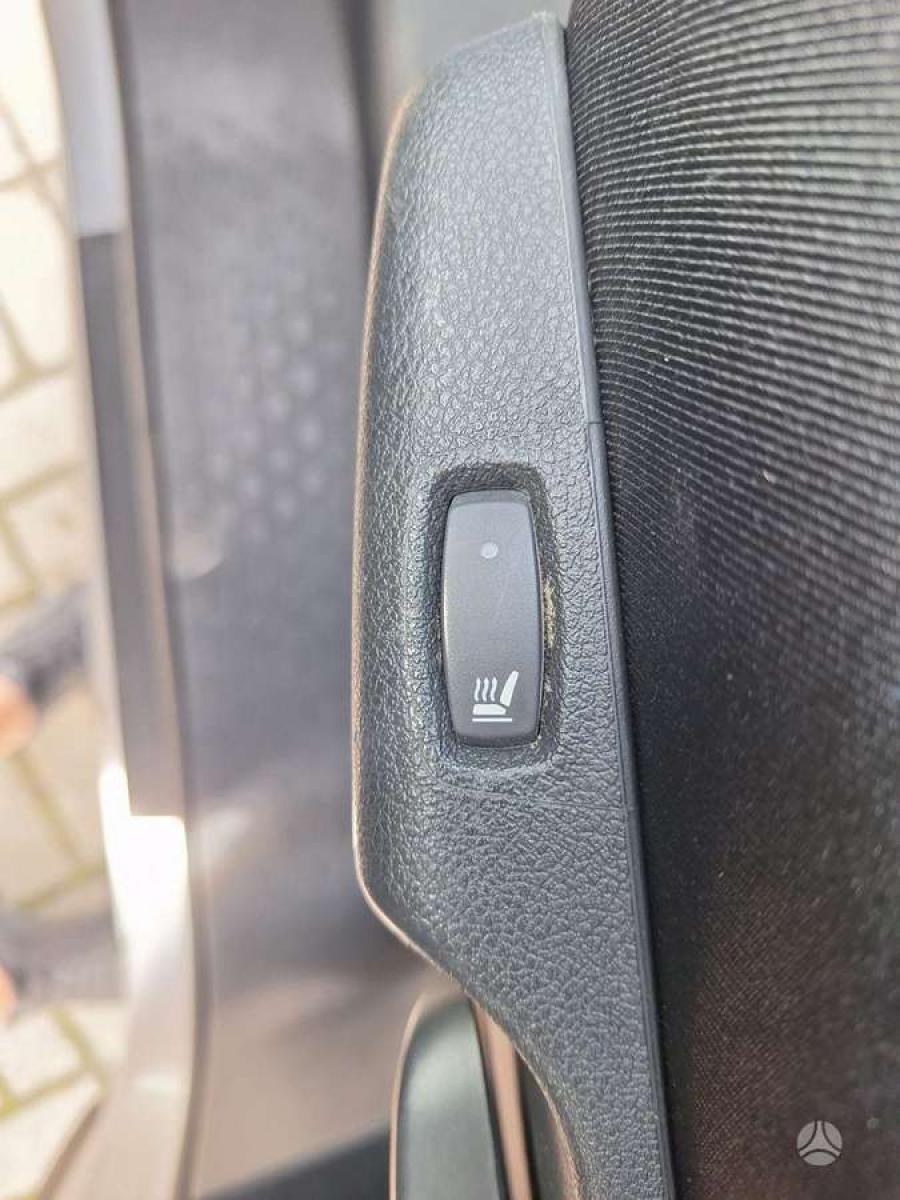Grey Nissan NV300 2018 in Marijampole, with an engine capacity of 1.60 L and mileage of 146 thousand km for 15549 €, photo 10 on AUTOMOTO.COM.LV