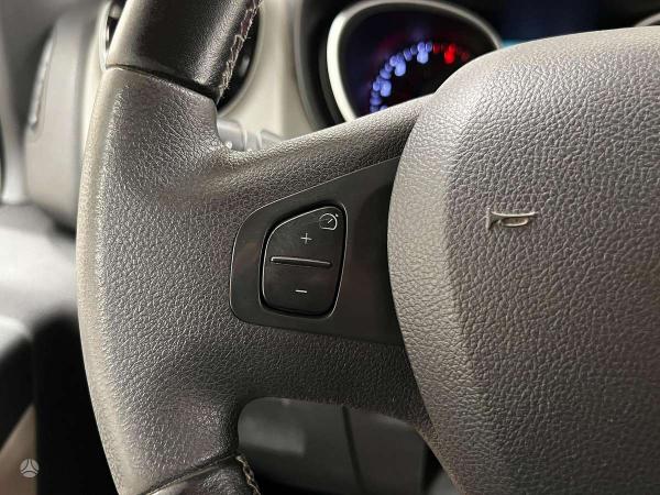 Grey Nissan NV300 2018 in Marijampole, with an engine capacity of 1.60 L and mileage of 146 thousand km for 15549 €, photo 10 on AUTOMOTO.COM.LV