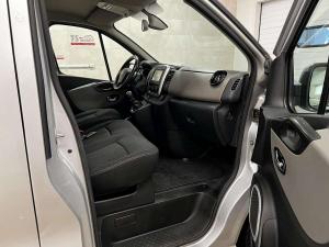 Grey Nissan NV300 2018 in Marijampole, with an engine capacity of 1.60 L and mileage of 146 thousand km for 15549 €, photo 14 on AUTOMOTO.COM.LV