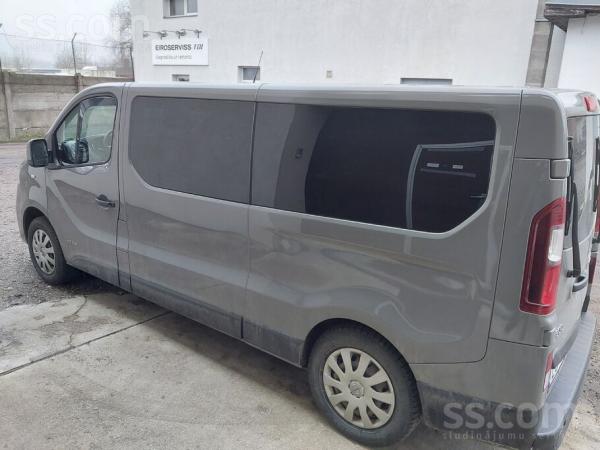 Grey Nissan NV300 2018 in Riga, with an engine capacity of 1.60 L and mileage of 139 thousand km for 18300 €, photo 4 on AUTOMOTO.COM.LV