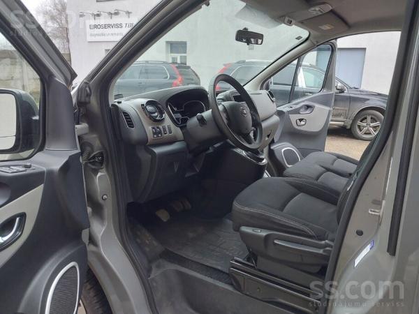 Grey Nissan NV300 2018 in Riga, with an engine capacity of 1.60 L and mileage of 139 thousand km for 18300 €, photo 5 on AUTOMOTO.COM.LV