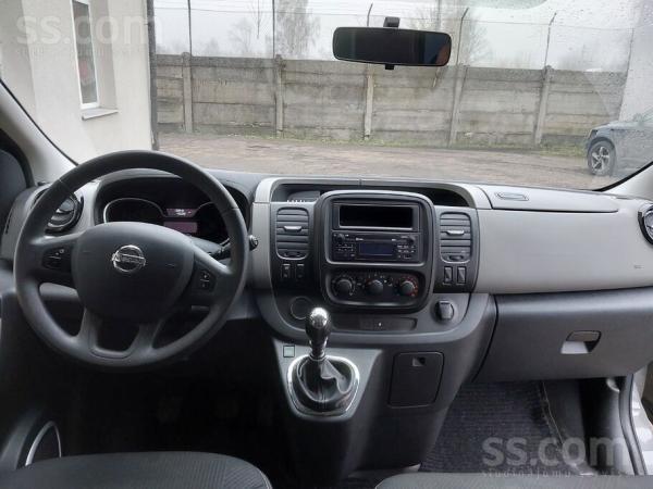 Grey Nissan NV300 2018 in Riga, with an engine capacity of 1.60 L and mileage of 139 thousand km for 18300 €, photo 7 on AUTOMOTO.COM.LV