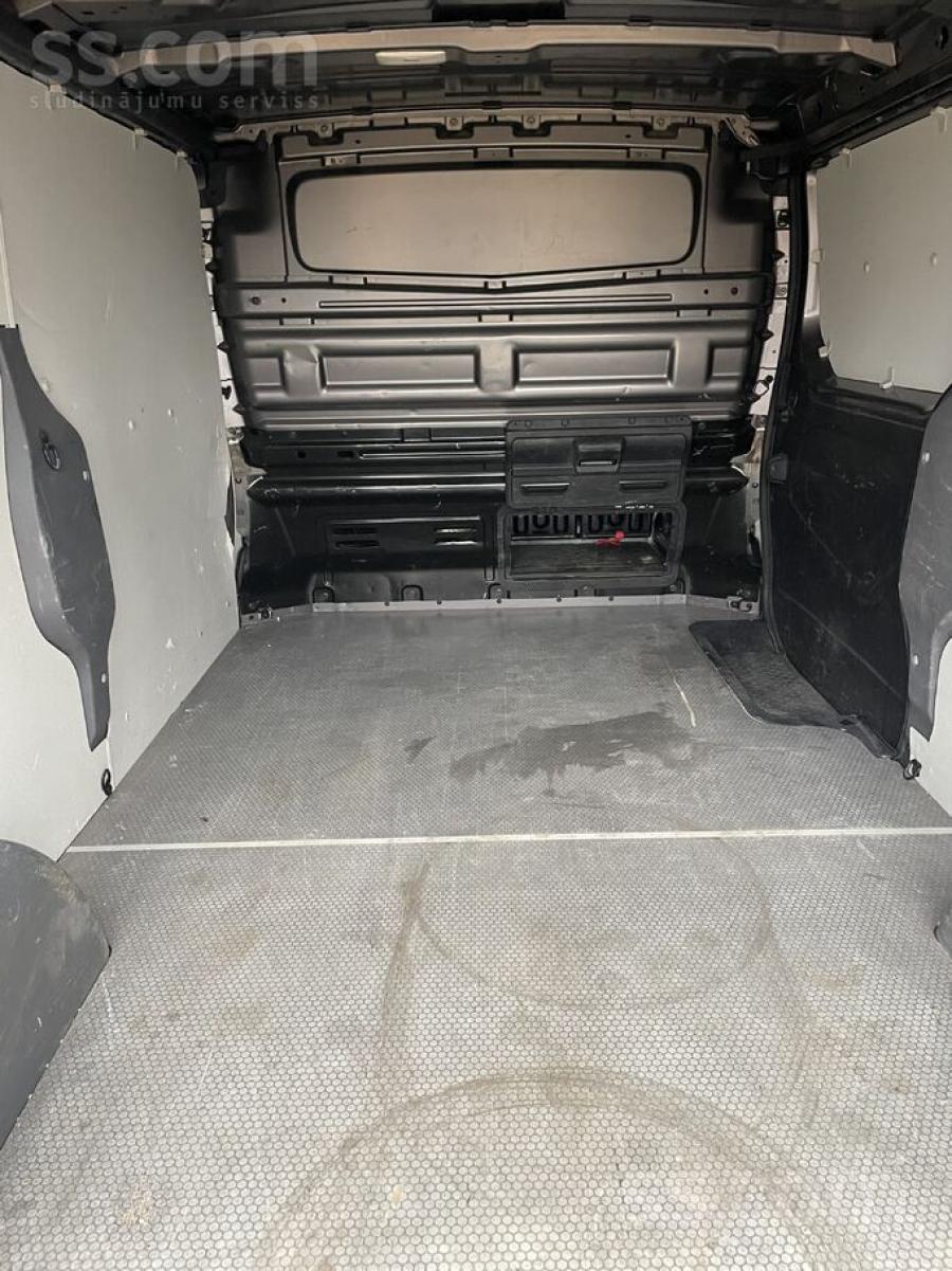 Pelēks Nissan NV300 2020 Rīga, ar dzinēja tilpumu 2.00 L un nobraukumu 163 tūkst. km par 12500 €, foto 10 vietnē AUTOMOTO.COM.LV