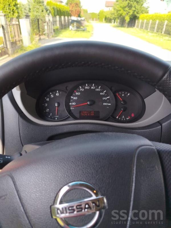 Red Nissan NV300 2012 in Riga, with an engine capacity of 2.30 L and mileage of 199 thousand km for 6500 €, photo 10 on AUTOMOTO.COM.LV