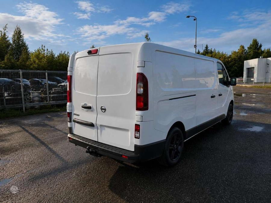 White Nissan NV300 2019 in Pakruojis, with an engine capacity of 1.60 L and mileage of 208 thousand km for 7800 €, photo 5 on AUTOMOTO.COM.LV
