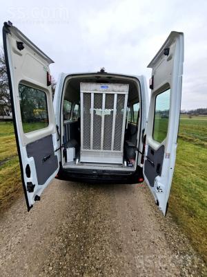 White Nissan NV300 2016 in Cesis, with an engine capacity of 2.30 L and mileage of 267 thousand km for 10890 €, photo 8 on AUTOMOTO.COM.LV