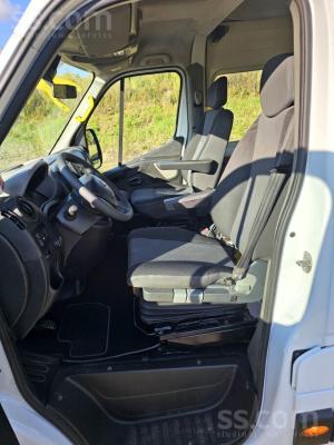 White Nissan NV300 2016 in Cesis, with an engine capacity of 2.30 L and mileage of 267 thousand km for 10890 €, photo 25 on AUTOMOTO.COM.LV