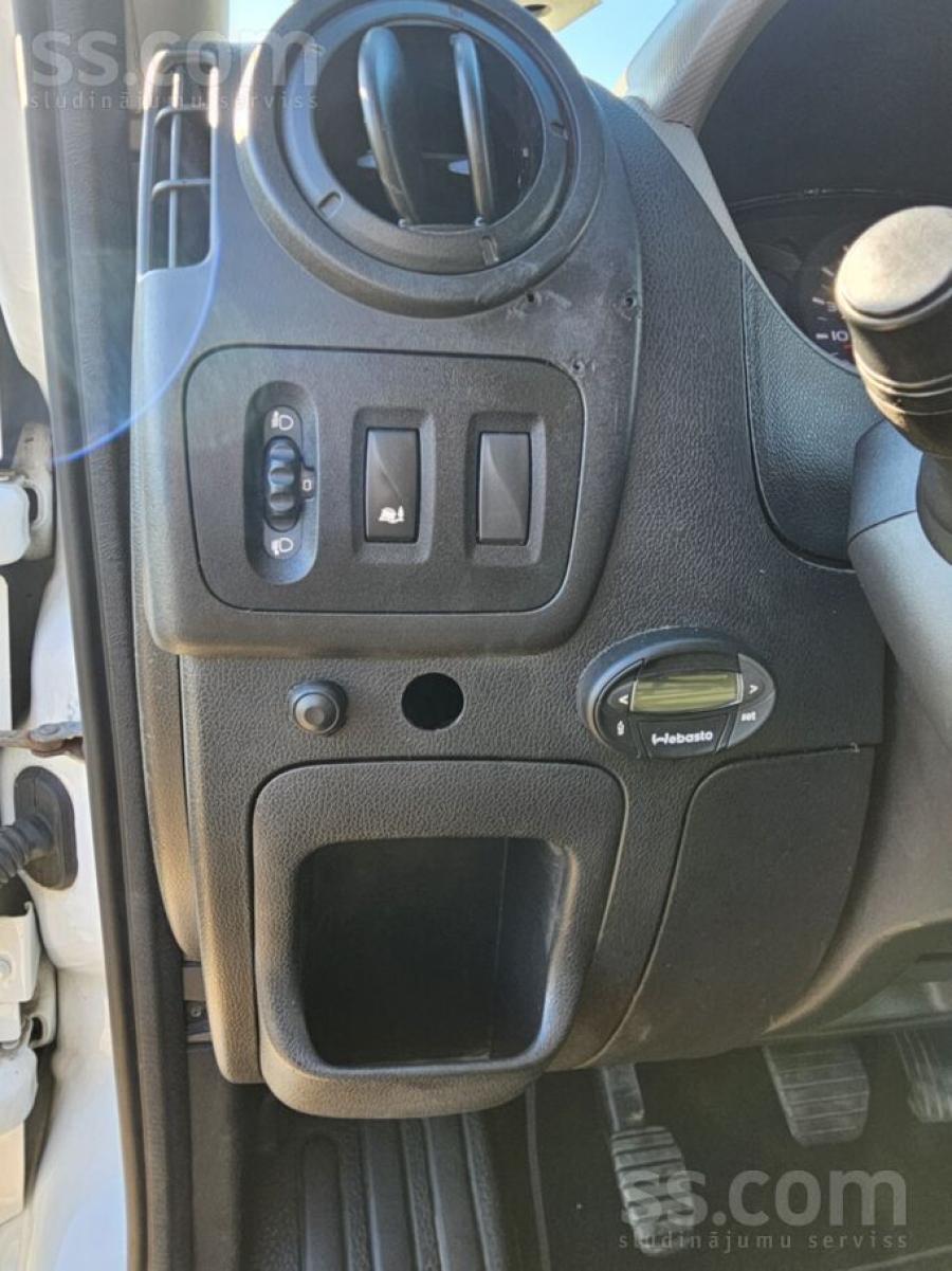 White Nissan NV300 2016 in Cesis, with an engine capacity of 2.30 L and mileage of 267 thousand km for 10890 €, photo 31 on AUTOMOTO.COM.LV