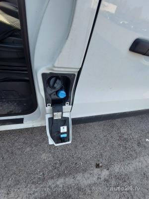 Balts Nissan NV300 2019 Tallina, ar dzinēja tilpumu 1.60 L un nobraukumu 200 tūkst. km par 11300 €, foto 10 vietnē AUTOMOTO.COM.LV