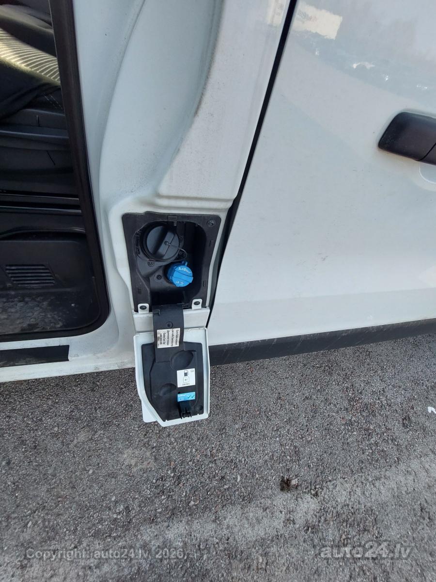 Balts Nissan NV300 2019 Tallina, ar dzinēja tilpumu 1.60 L un nobraukumu 200 tūkst. km par 11300 €, foto 10 vietnē AUTOMOTO.COM.LV