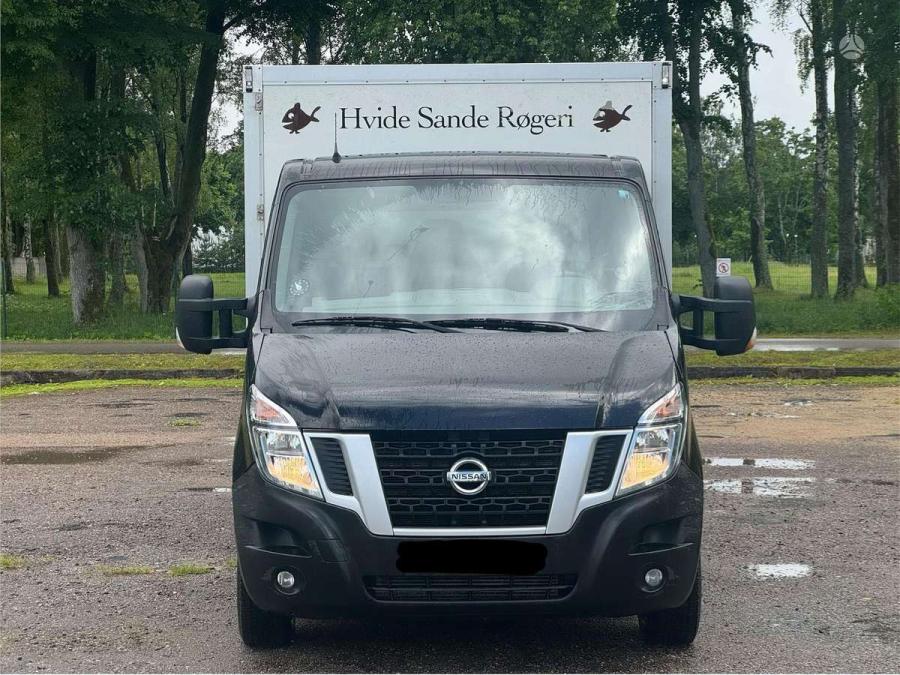 Black Nissan NV400 2015 in Taurage, with an engine capacity of 2.30 L and mileage of 317 thousand km for 9500 €, photo 5 on AUTOMOTO.COM.LV