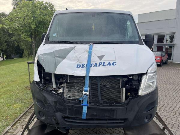 White Nissan NV400 2020 in Alytus, with an engine capacity of 2.30 L and mileage of 149 thousand km for 11979 €, photo 8 on AUTOMOTO.COM.LV