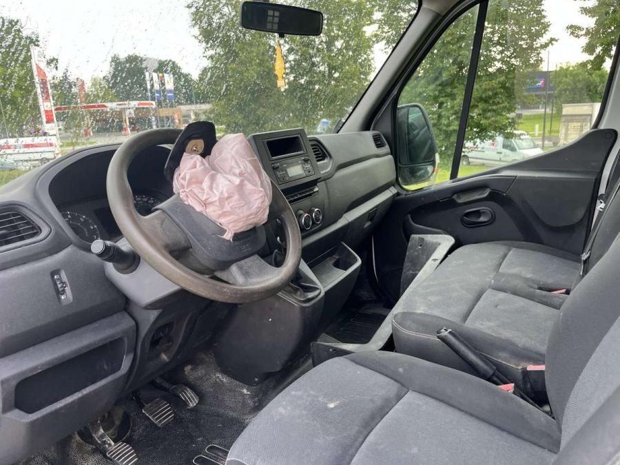 White Nissan NV400 2020 in Alytus, with an engine capacity of 2.30 L and mileage of 149 thousand km for 11979 €, photo 14 on AUTOMOTO.COM.LV