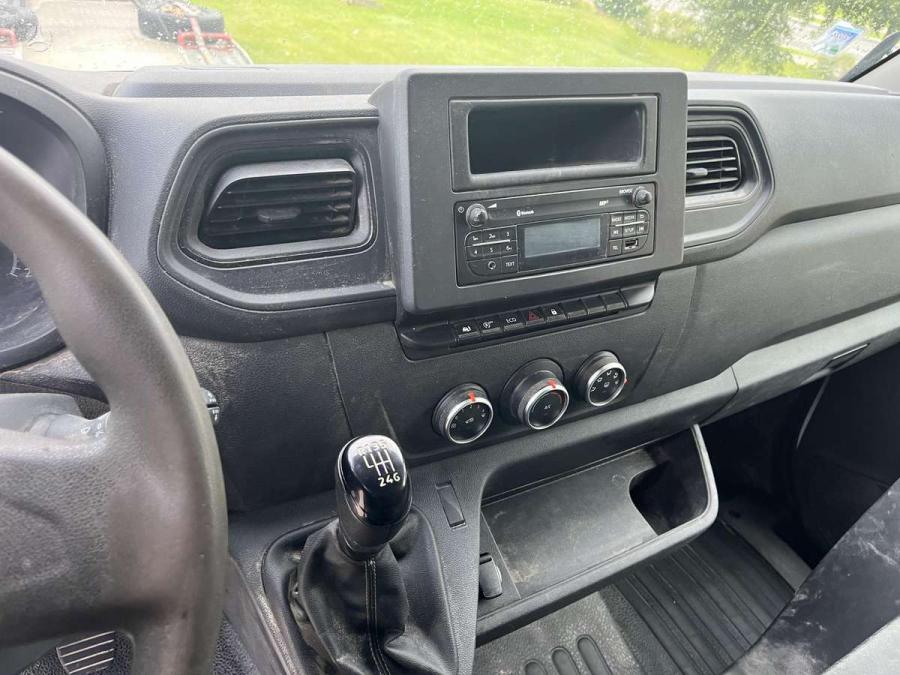 White Nissan NV400 2020 in Alytus, with an engine capacity of 2.30 L and mileage of 149 thousand km for 11979 €, photo 15 on AUTOMOTO.COM.LV