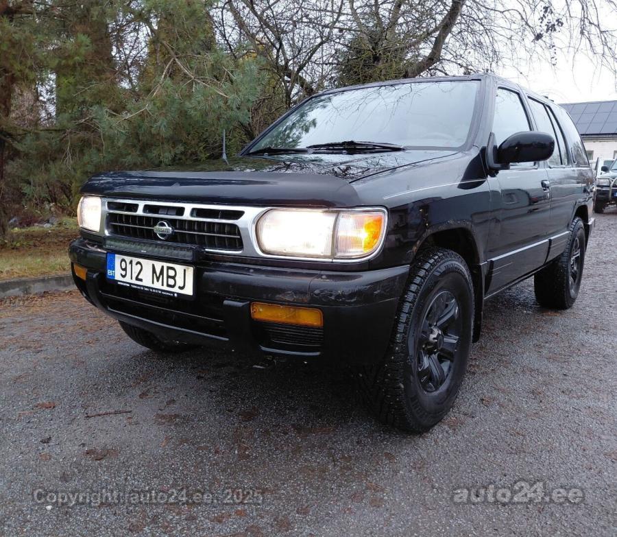 Melns Nissan Pathfinder 1997 Tallina, ar dzinēja tilpumu 3.30 L un nobraukumu 299 tūkst. km par 1200 €, foto 1 vietnē AUTOMOTO.COM.LV