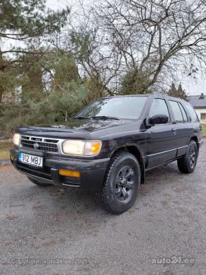 Melns Nissan Pathfinder 1997 Tallina, ar dzinēja tilpumu 3.30 L un nobraukumu 299 tūkst. km par 1200 €, foto 2 vietnē AUTOMOTO.COM.LV
