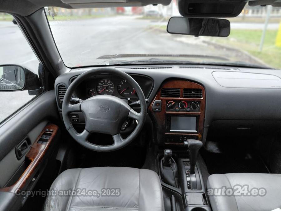Melns Nissan Pathfinder 1997 Tallina, ar dzinēja tilpumu 3.30 L un nobraukumu 299 tūkst. km par 1200 €, foto 5 vietnē AUTOMOTO.COM.LV