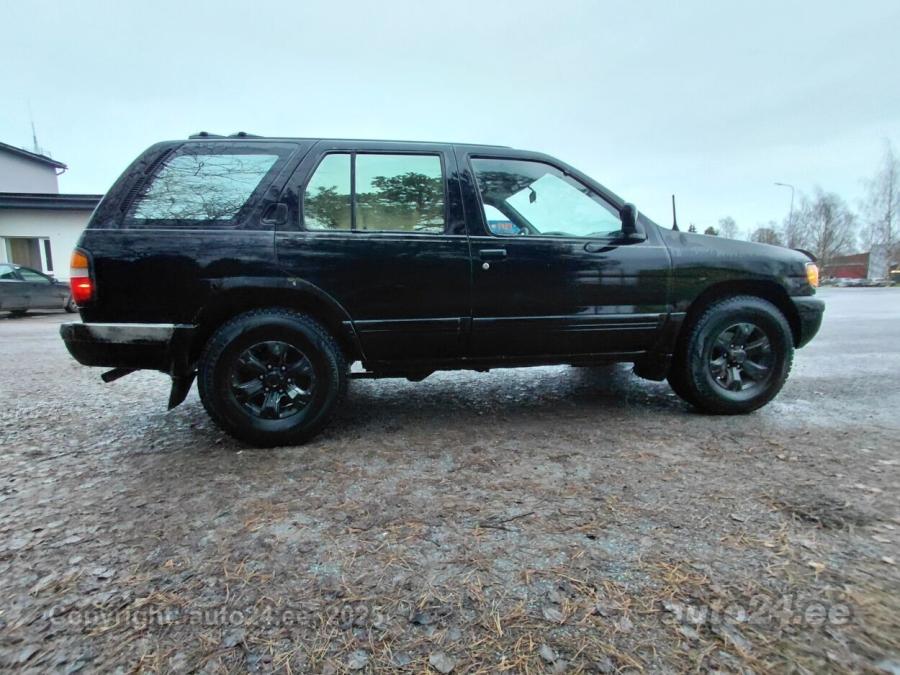 Melns Nissan Pathfinder 1997 Tallina, ar dzinēja tilpumu 3.30 L un nobraukumu 299 tūkst. km par 1200 €, foto 7 vietnē AUTOMOTO.COM.LV