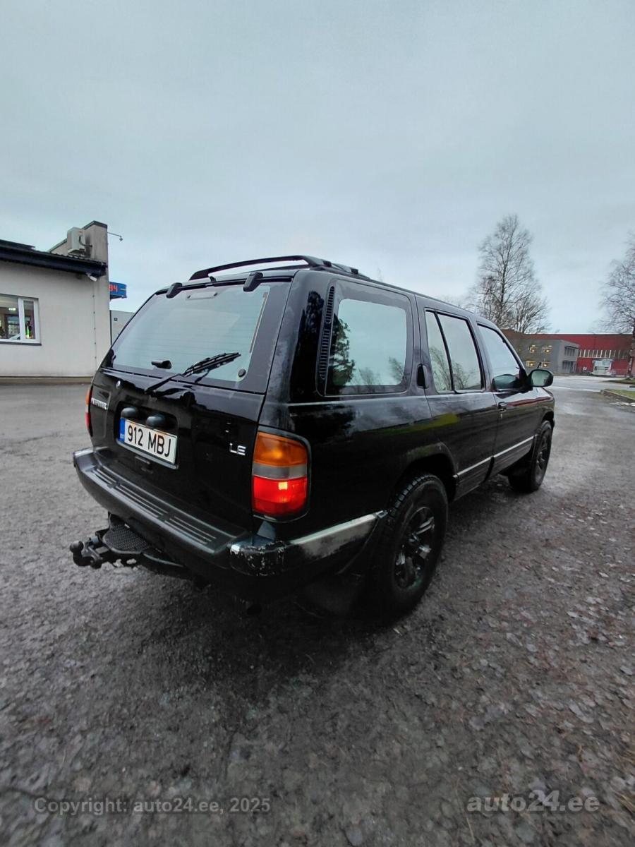 Melns Nissan Pathfinder 1997 Tallina, ar dzinēja tilpumu 3.30 L un nobraukumu 299 tūkst. km par 1200 €, foto 12 vietnē AUTOMOTO.COM.LV