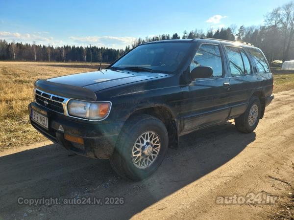 Black Nissan Pathfinder 1997 in Viljandi, with an engine capacity of 3.30 L and mileage of 291 thousand km for 700 €, photo 1 on AUTOMOTO.COM.LV