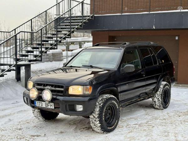 Black Nissan Pathfinder 2000 in Vilnius, with an engine capacity of 3.28 L and mileage of 240 thousand km for 2990 €, photo 2 on AUTOMOTO.COM.LV