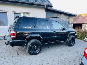 Black Nissan Pathfinder 2001 in Trakai, with an engine capacity of 3.27 L and mileage of 235 thousand km for 2850 €, photo 2 on AUTOMOTO.COM.LV