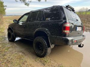 Black Nissan Pathfinder 2001 in Trakai, with an engine capacity of 3.27 L and mileage of 235 thousand km for 2850 €, photo 4 on AUTOMOTO.COM.LV