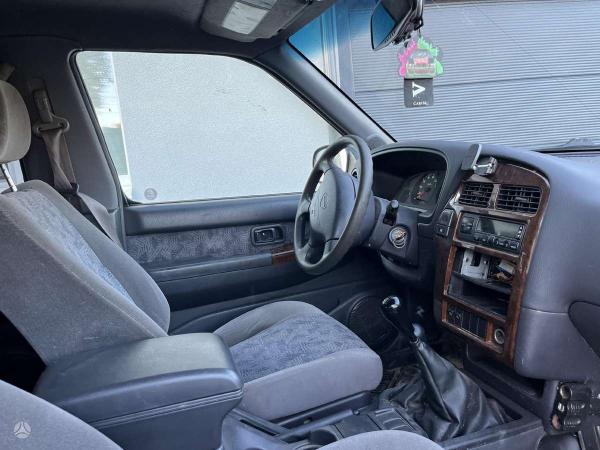 Melns Nissan Pathfinder 2001 Trakai, ar dzinēja tilpumu 3.27 L un nobraukumu 235 tūkst. km par 2850 €, foto 8 vietnē AUTOMOTO.COM.LV