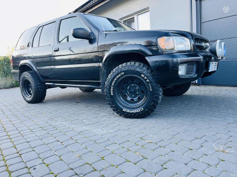 Black Nissan Pathfinder 2001 in Trakai, with an engine capacity of 3.27 L and mileage of 235 thousand km for 2850 €, photo 9 on AUTOMOTO.COM.LV