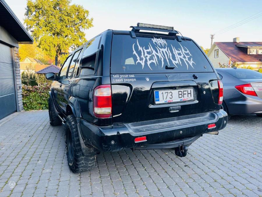 Black Nissan Pathfinder 2001 in Trakai, with an engine capacity of 3.27 L and mileage of 235 thousand km for 2850 €, photo 10 on AUTOMOTO.COM.LV