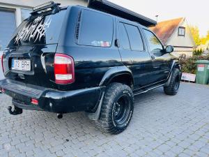 Black Nissan Pathfinder 2001 in Trakai, with an engine capacity of 3.27 L and mileage of 235 thousand km for 2850 €, photo 11 on AUTOMOTO.COM.LV