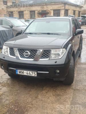 Melns Nissan Pathfinder 2005 Rīga, ar dzinēja tilpumu 2.50 L un nobraukumu 407 tūkst. km par 5500 €, foto 5 vietnē AUTOMOTO.COM.LV
